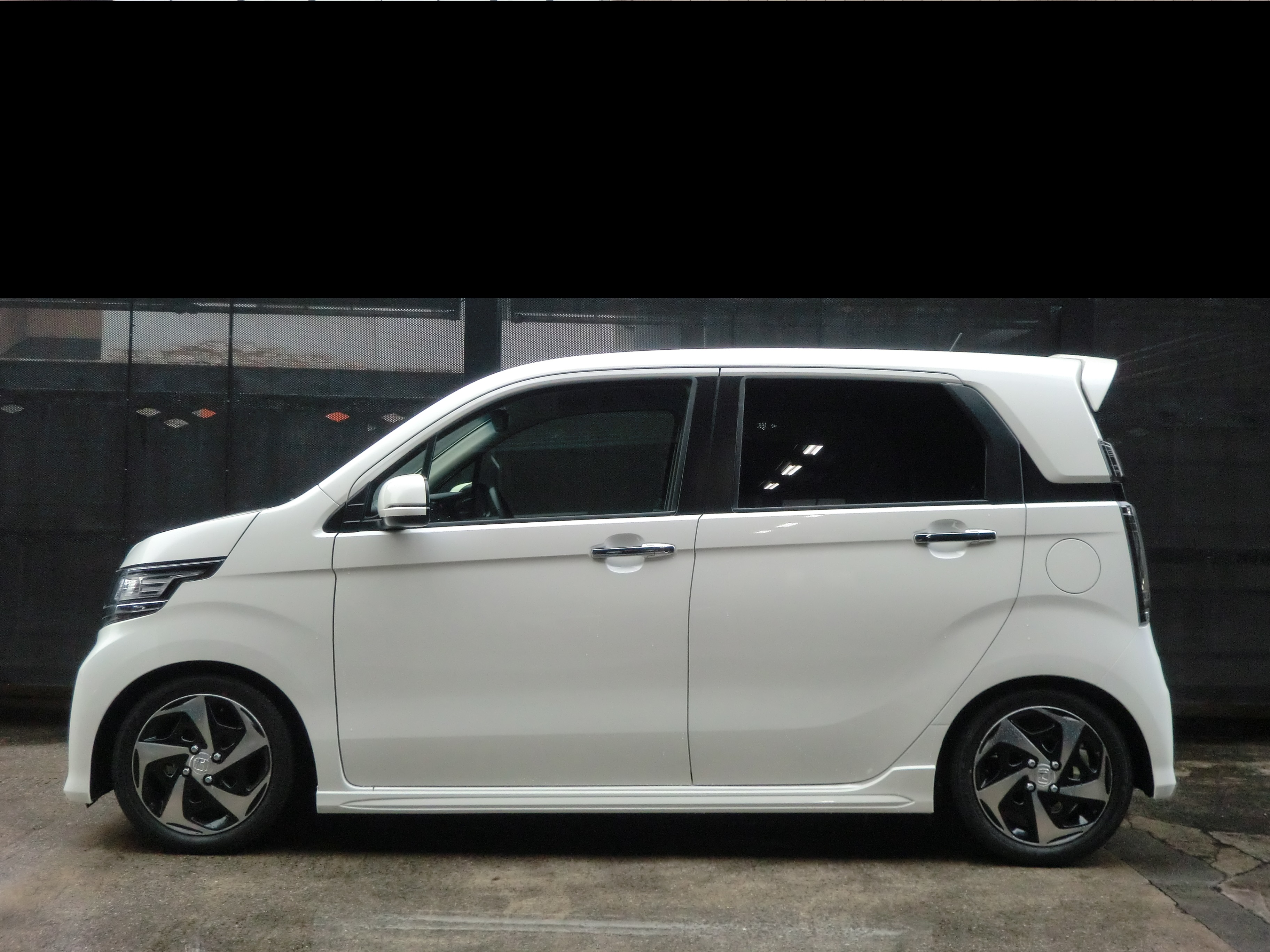 765121582 BLITZ エアクリ N-WGN JH1/JH2 S07A ターボ 13/11- サスパワーエアクリーナー 26202 ...